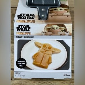 Star Wars / Disney | Kitchen | Star Wars Mandalorian Grogu Pancake Set ...